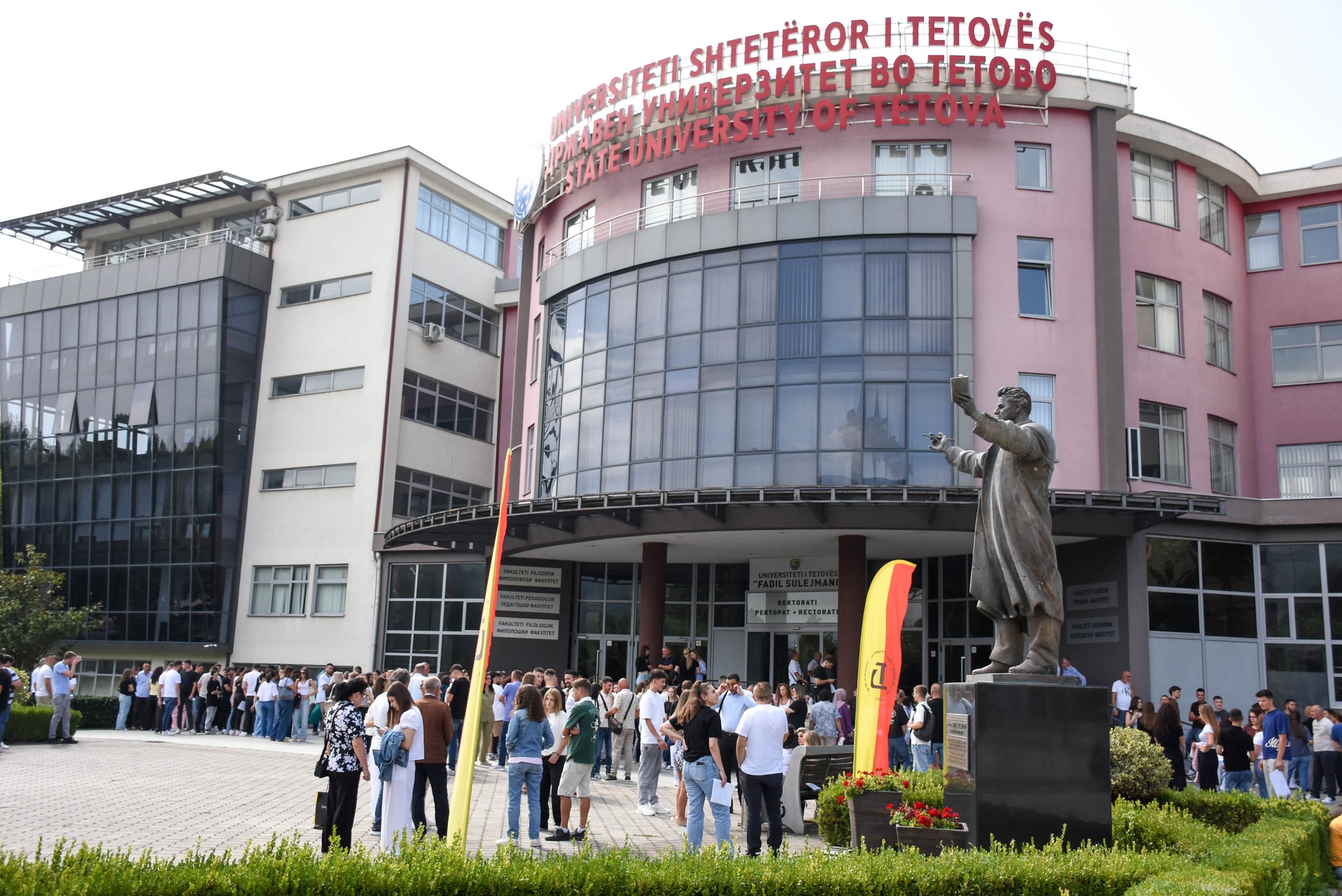 Filloi viti i ri akademik në Universitetin e Tetovës - Shqipmedia